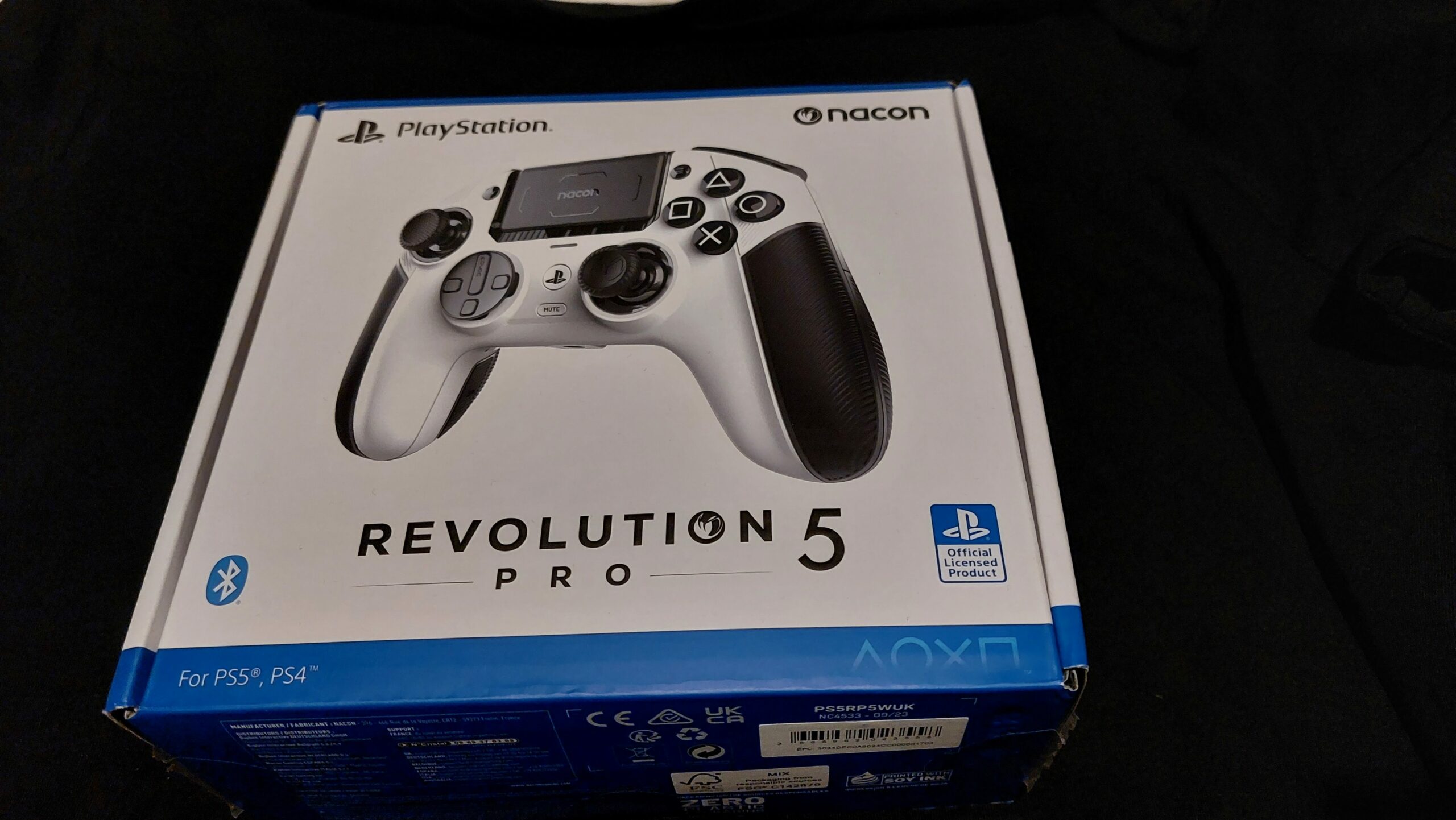 Test : Nacon Revolution 5 Pro - Une occasion manquée ? - PXLBBQ